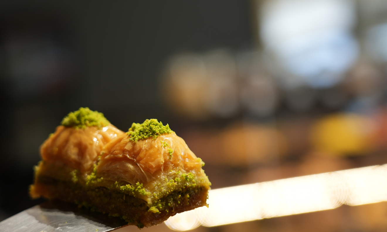 Baklava online bestellen – Frisch zu dir geliefert | Taqsim Patisserie